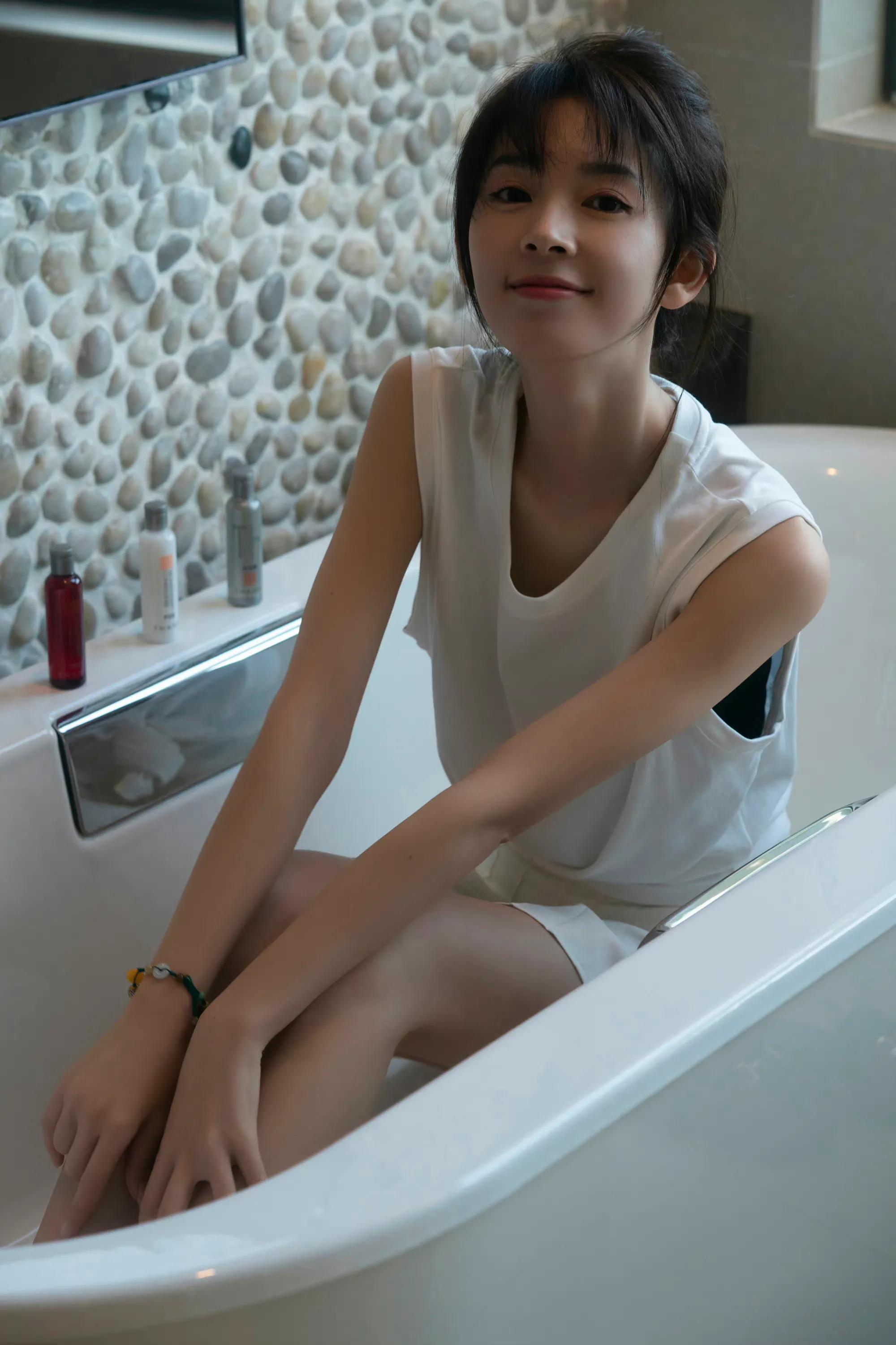 Chen Yao in summer is very playful and lovely.pretty - iNEWS