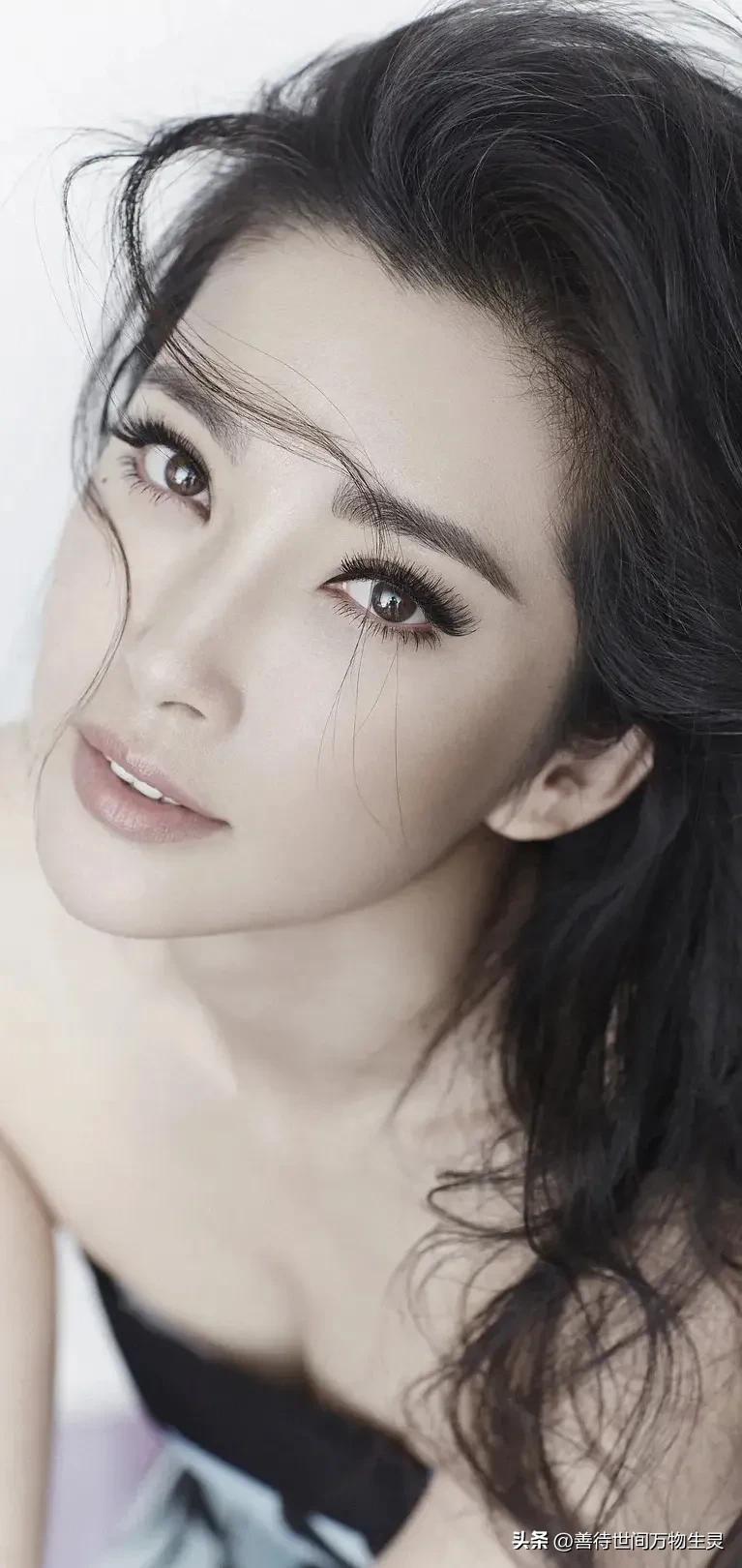 Li Bingbing Fashion Photo Album (Collector's Edition) - iNEWS