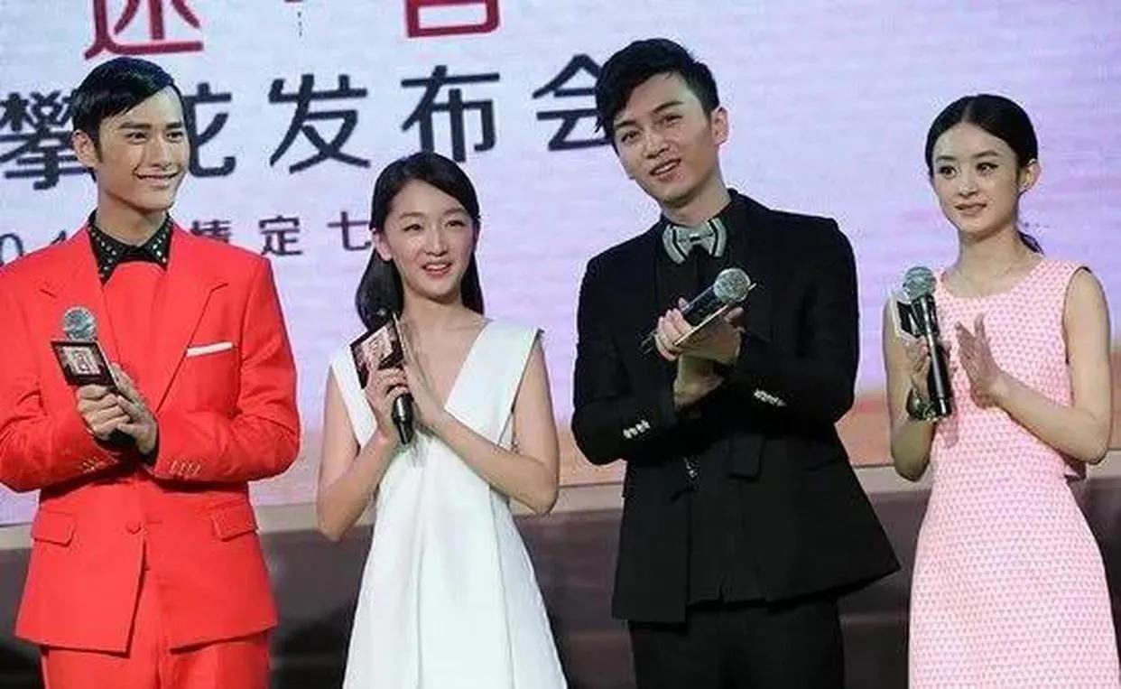 35-year-old Zhao Liying is in the same frame as 30-year-old Zhou Dongyu ...