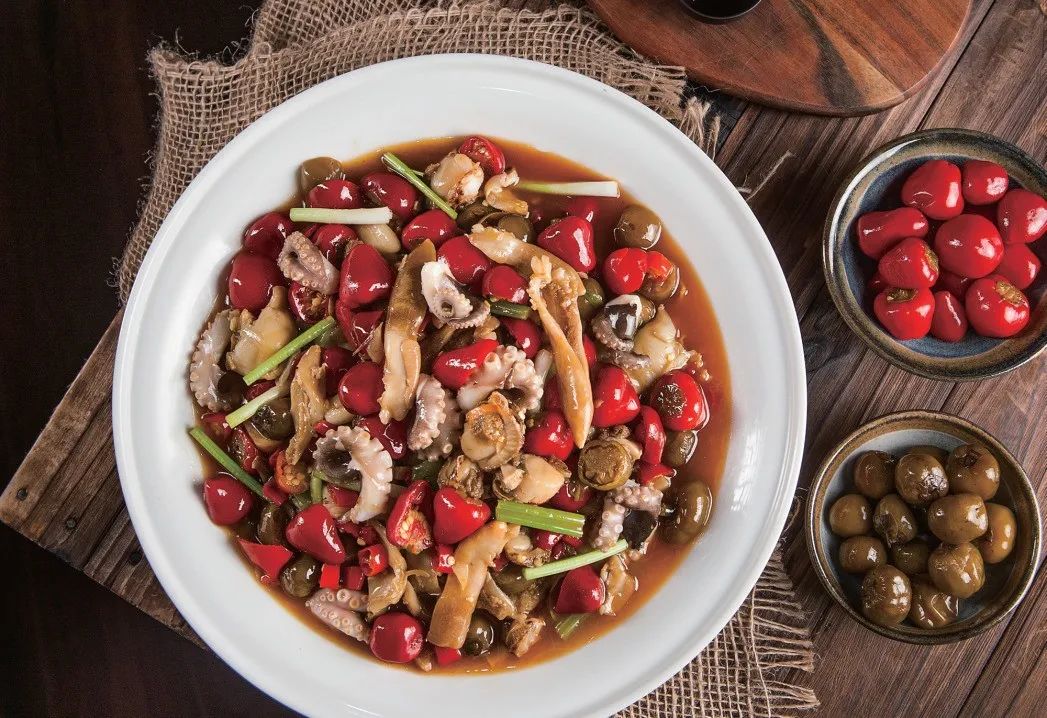 Special signature dishes, special fusion - iNEWS