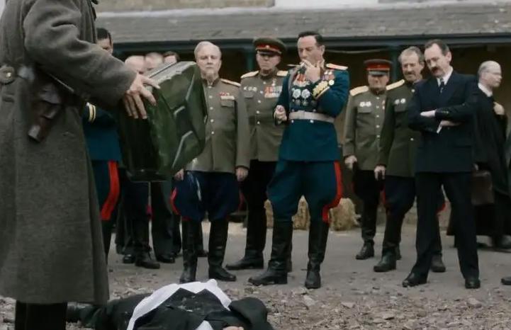 Intensifying the Tension of War Scenes by Shaking Photography in "The ...