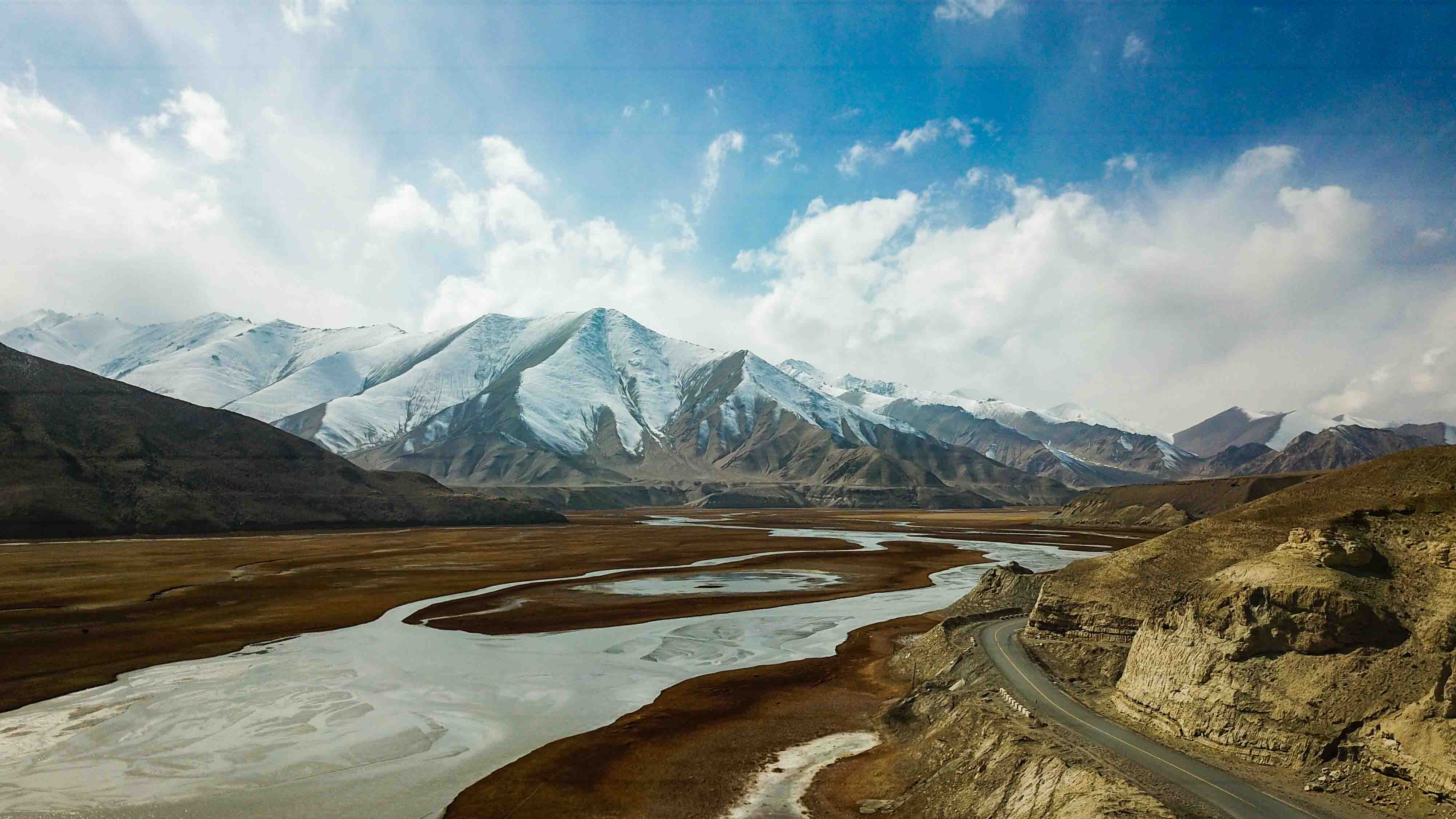 Xinjiang is known as the nature reserve of the northern country, with ...
