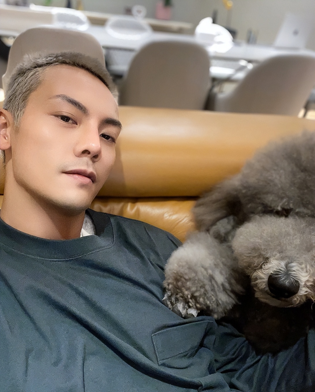 Chen Weiting: The fans are very strong, and they had 15 online exchanges with netizens in the ...