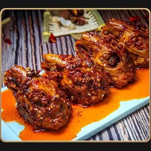 Spicy rabbit head should have been eaten by Sichuanese - iNEWS