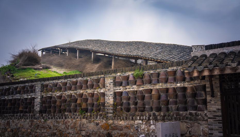 This ancient dragon kiln was built in the Ming Dynasty, and it can ...