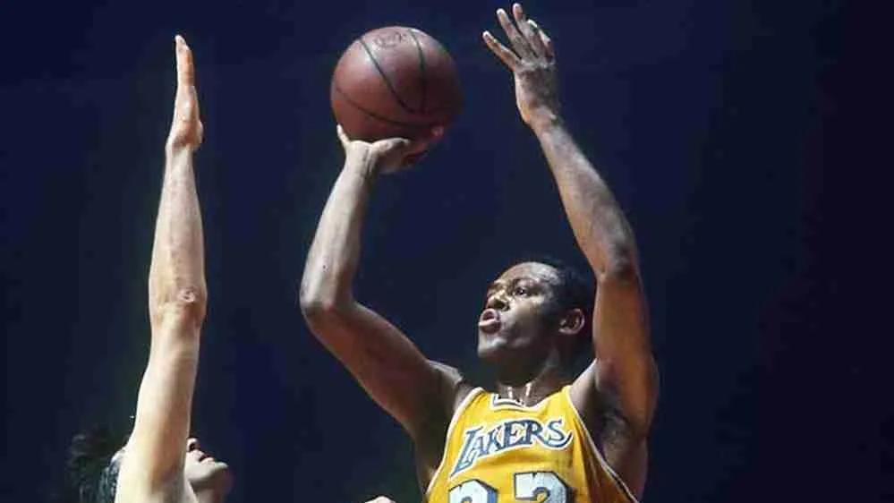 NBA Superstar: Elgin Baylor - iNEWS