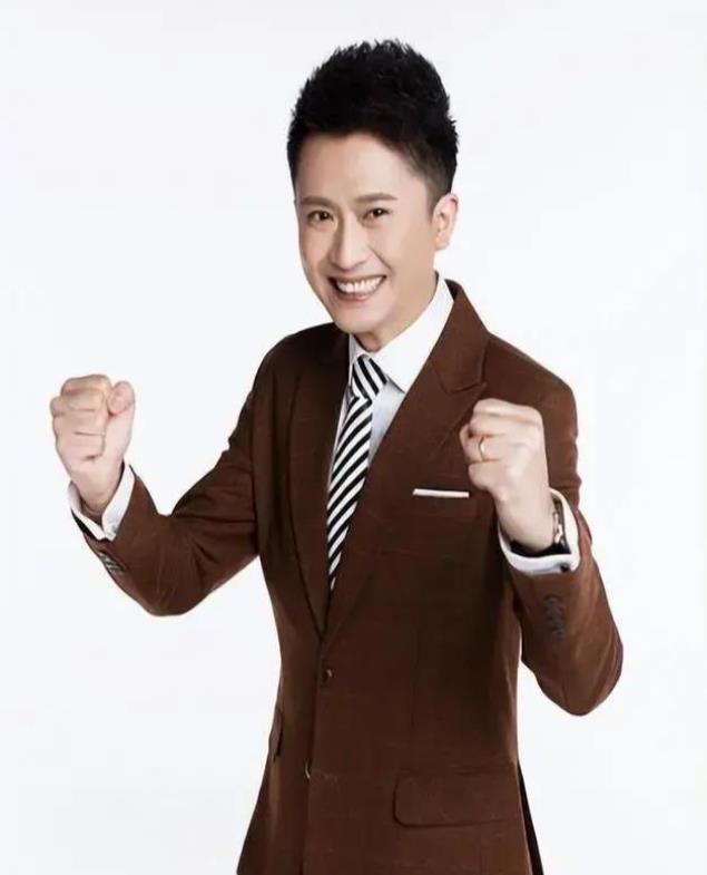 HKT October 30, CCTV host Yang Fan and Lu Yu were defeated, and Long ...