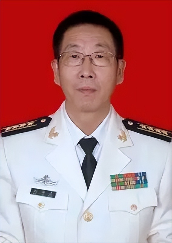 60-year-old officer, retired! - iMedia