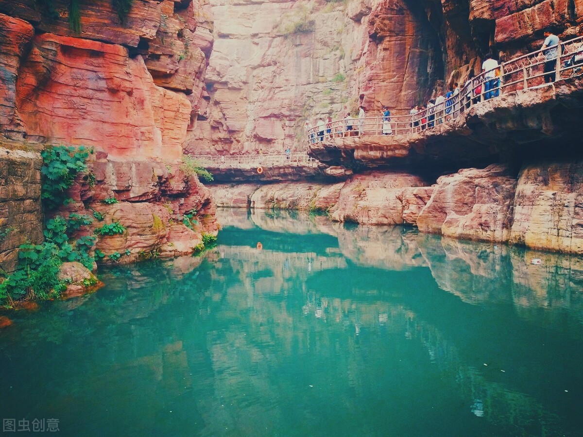 Shi Jing Shui Hua Yun Tai Shan - iNEWS