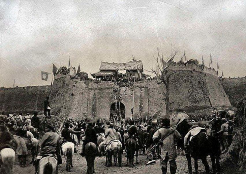 In 1952, Ma Jiajun rebelled, and Mr. Peng, who was ill, ordered Liao ...