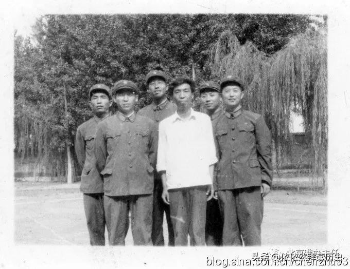 More than 40 years ago, I was an instructor in the Sixth Artillery ...