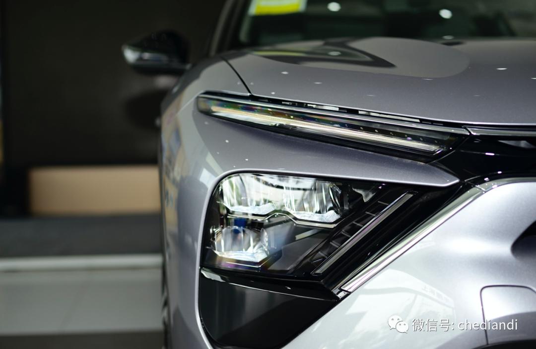 Dian Dian Tan Shop / Time flies, only the youthful heart of Versailles ...