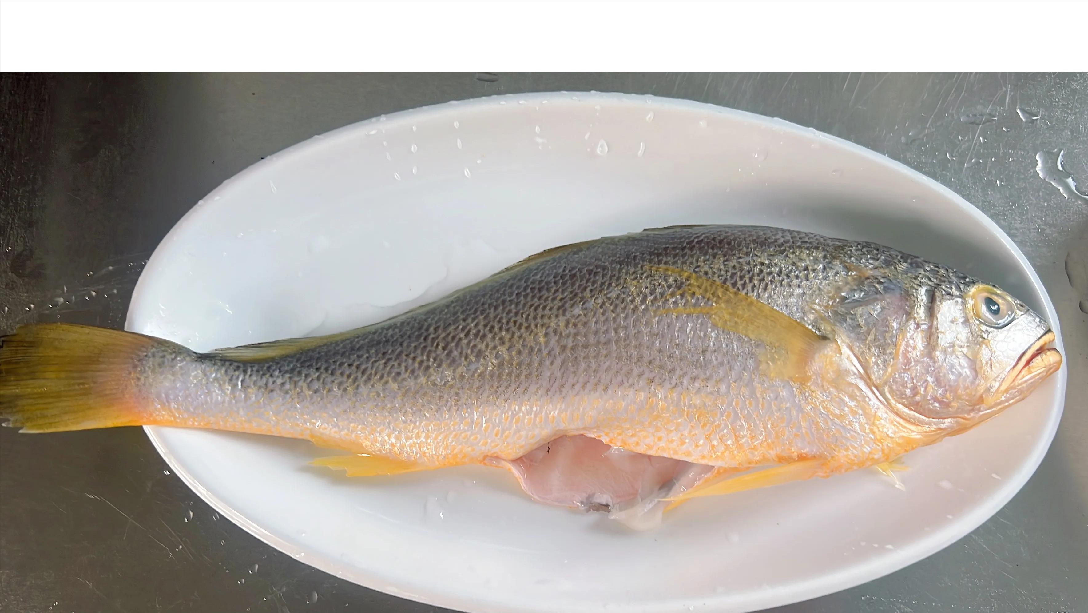 East China Sea large yellow croaker with pickled vegetables - iMedia