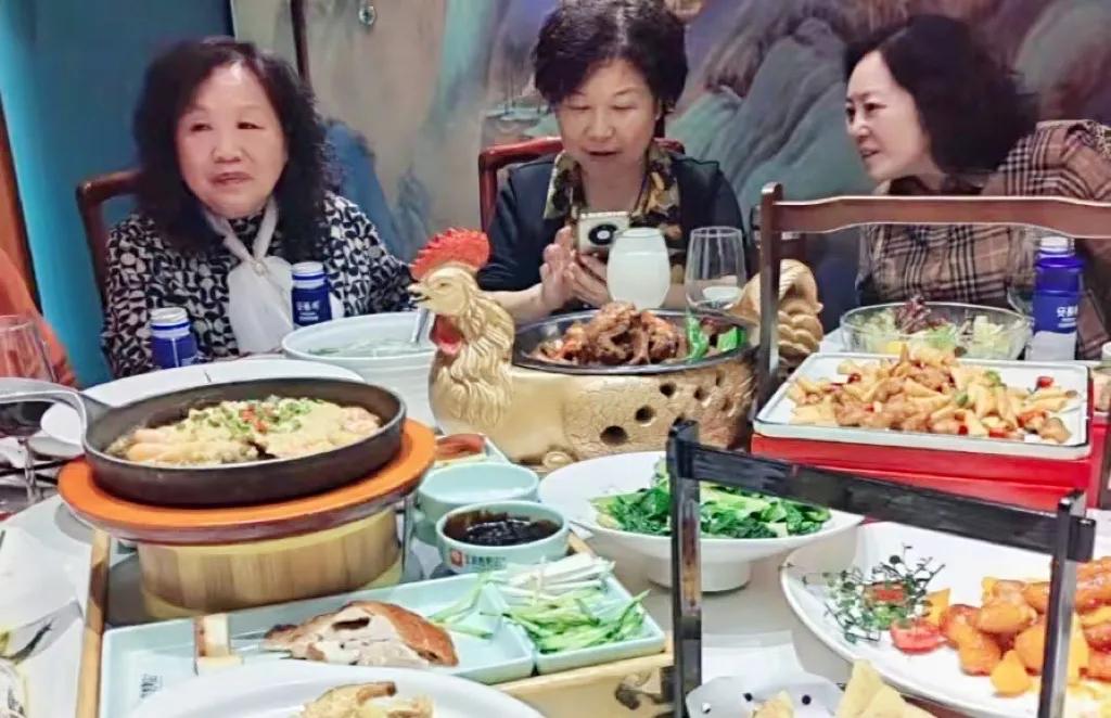 Father Guo just recited a poem saying he was fearless, but he was ...