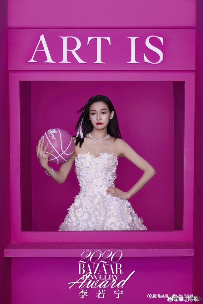 Basketball goddess Li Ruoning - iMedia