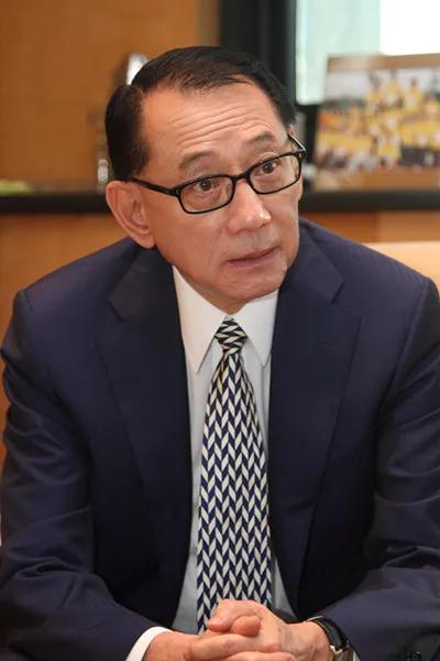 The strange man "Chen Bo" kept the three generations of Li Ka-shing ...