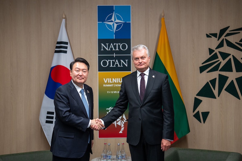 South Korean President Yoon Suk-yue made a surprise visit to Ukraine ...
