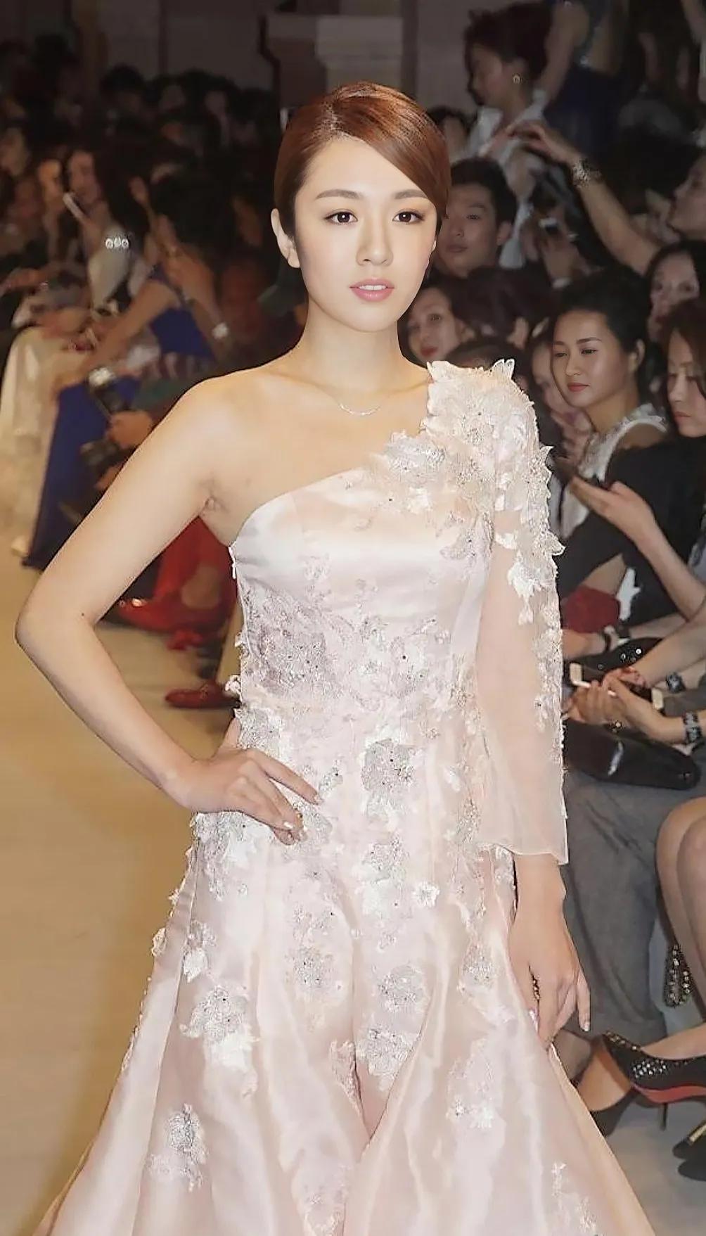 Wang Xiaochen is so charming - iNEWS