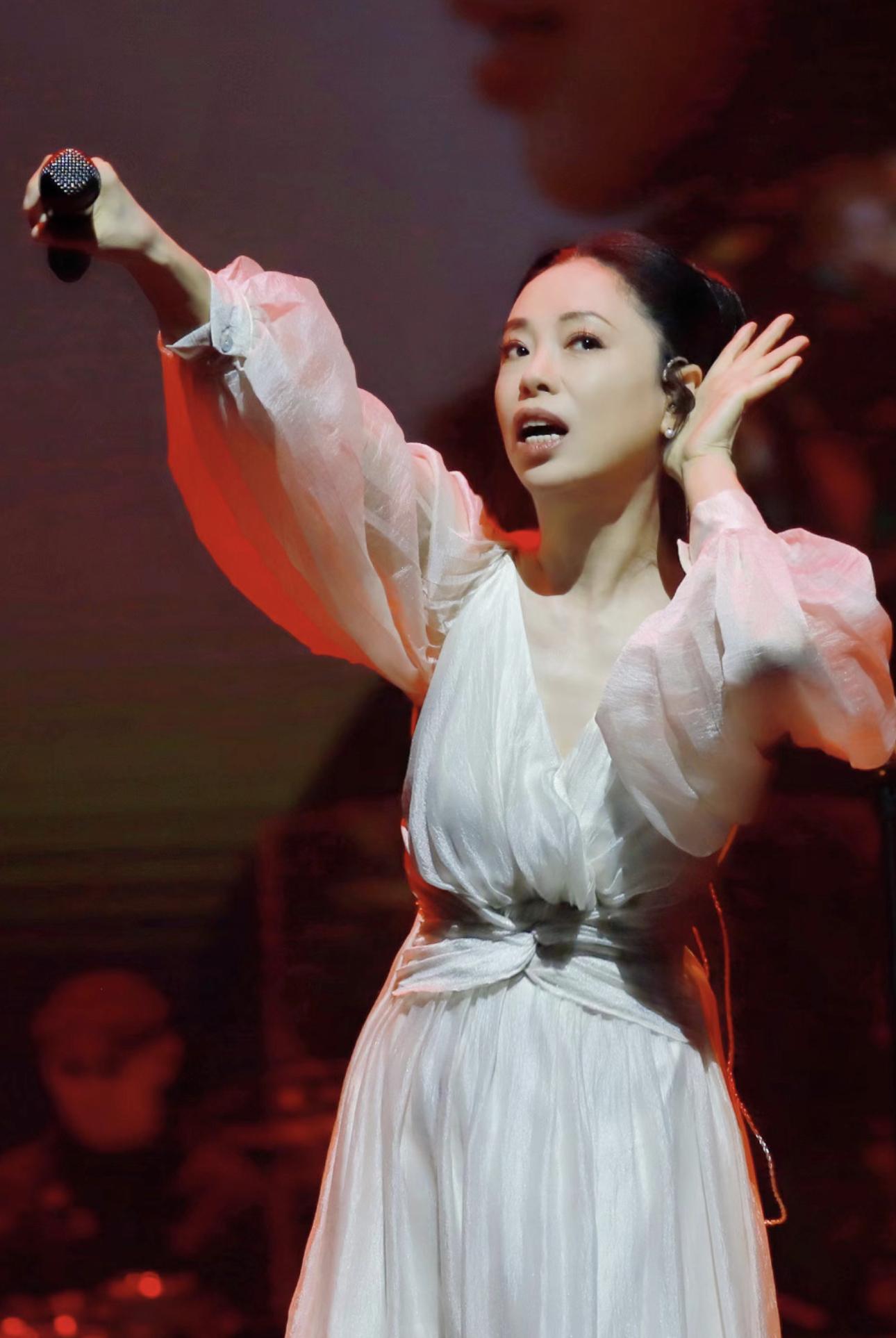 Singer Huang Qishan: 3 marriages and no children, attempted suicide due ...