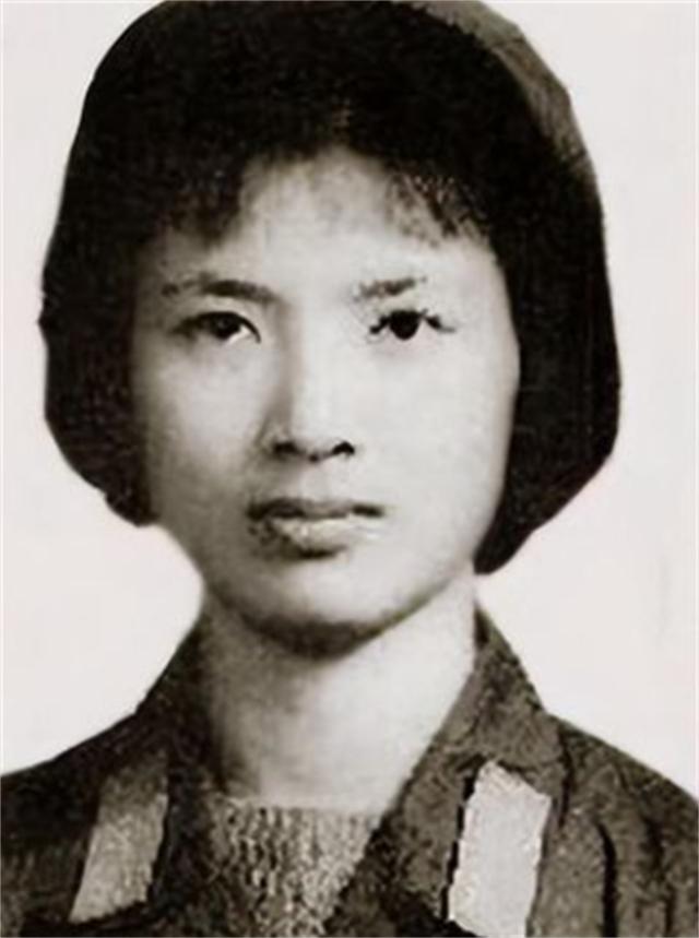 On New Year's Day in 1991, Lin Liguo's fiancée visited Lin Doudou and his wife and left this ...