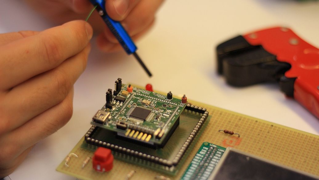 Reconfigurable perovskite nickelate electronics for artificial ...