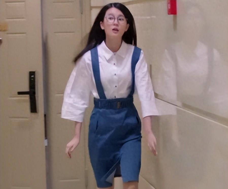 They are obviously beautiful, but they have no aura when it comes to ...