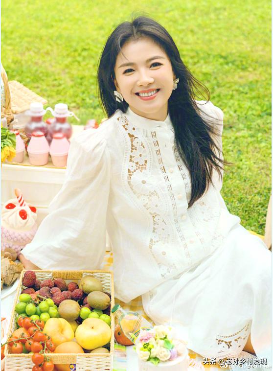 Liu Tao was in a good mood yesterday, and sent 30 beautiful pictures in ...