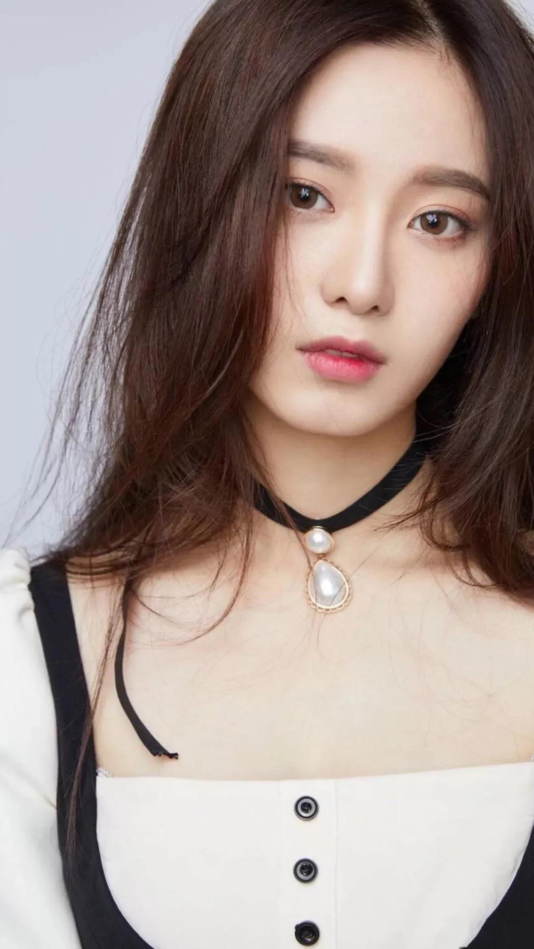 Star Wallpaper: Xu Yiyang - iNEWS