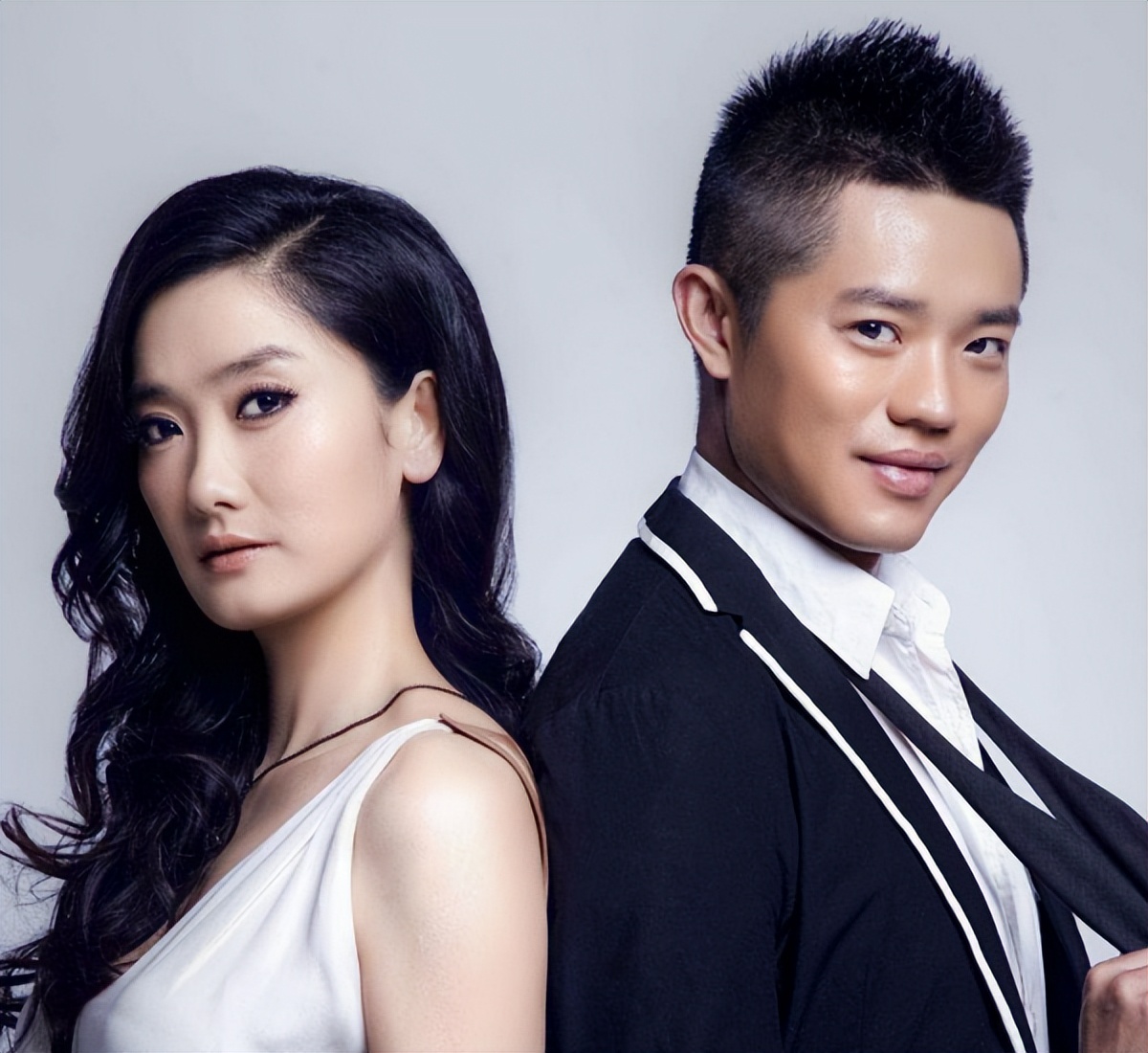 Friendship in "Legend of the Phoenix", Linghua married Zeng Yi and cried, Zeng Yi married ...
