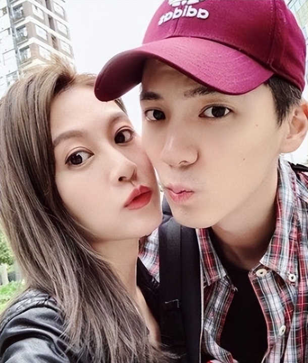 The 34-year-old male star officially announced his divorce!She broke off her 7-year relationship ...