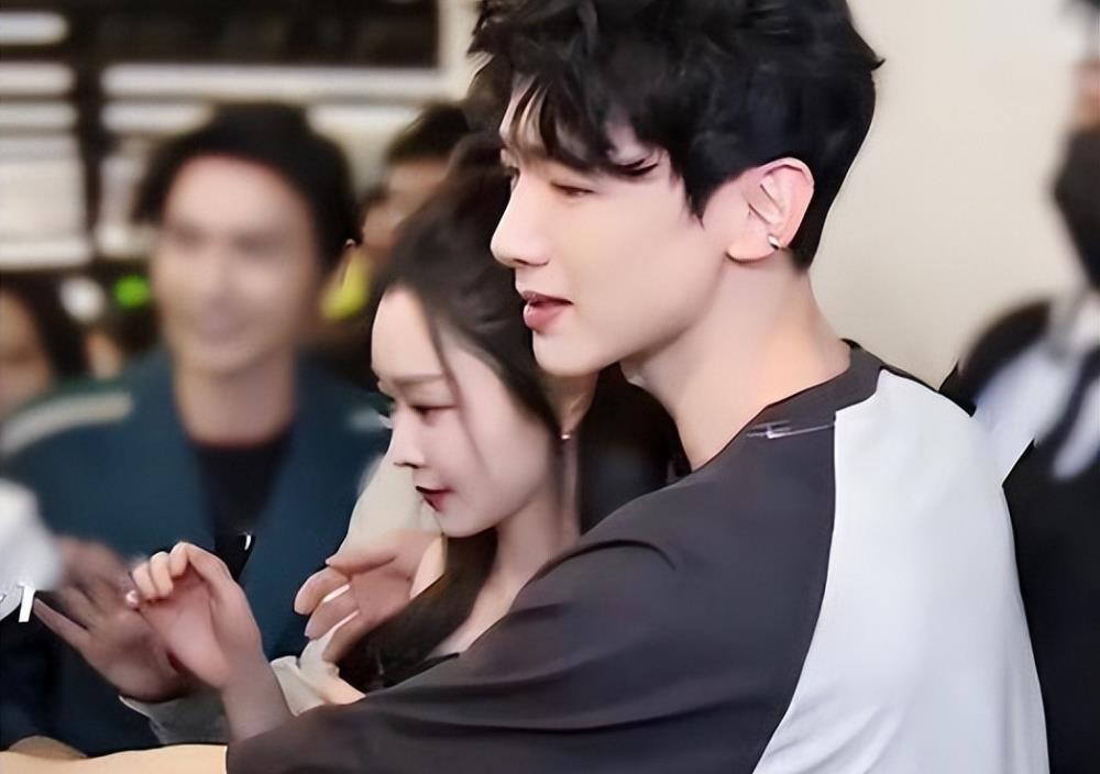 Bai Jingting's new drama "Love Looks Like Reality", the drama announces ...