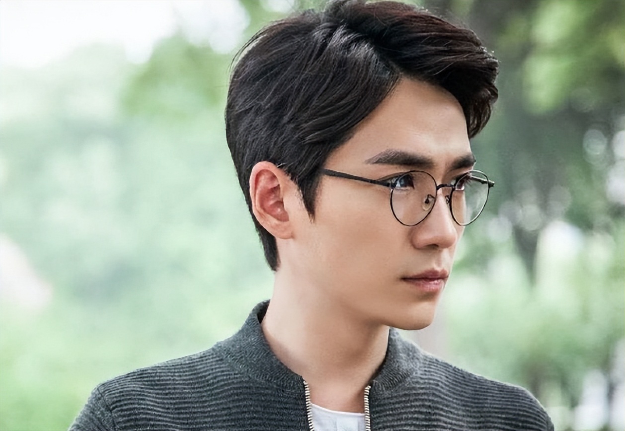 Relying on Dangai to become famous, Zhu Yilong and Xiao Zhan have already quietly widened the ...