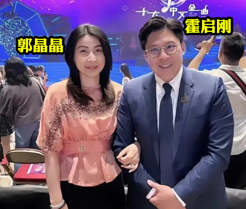 Huo Qigang celebrates Mother's Day for Guo Jingjing, a family of five ...