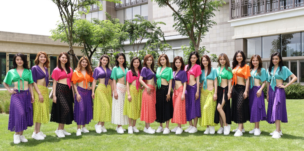 Miss Hong Kong's latest swimsuit photo competition! The 18-year-old ...