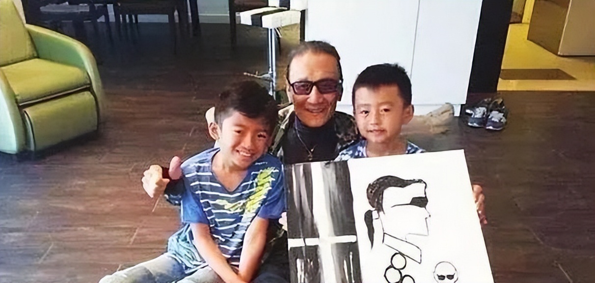 Nicholas Tse returned to Hong Kong with his 16-year-old eldest son, the ...
