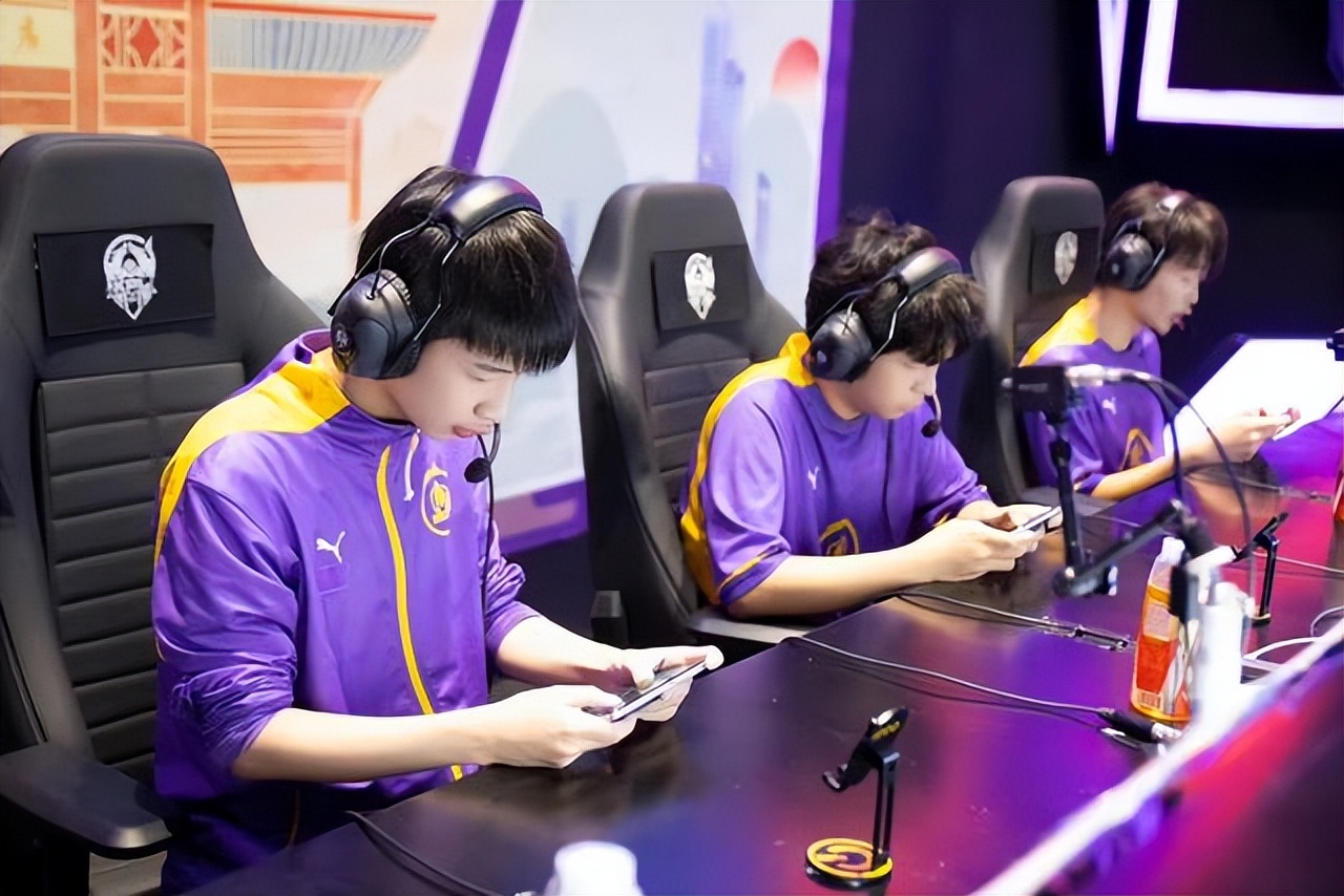 TTG vs. Hero poster released: TTG hangs NB in the air, Hero has a ...