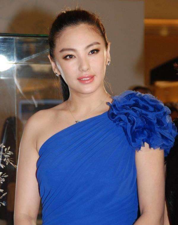 There are "tall face" actresses, I only take these 5, the actual one is ...