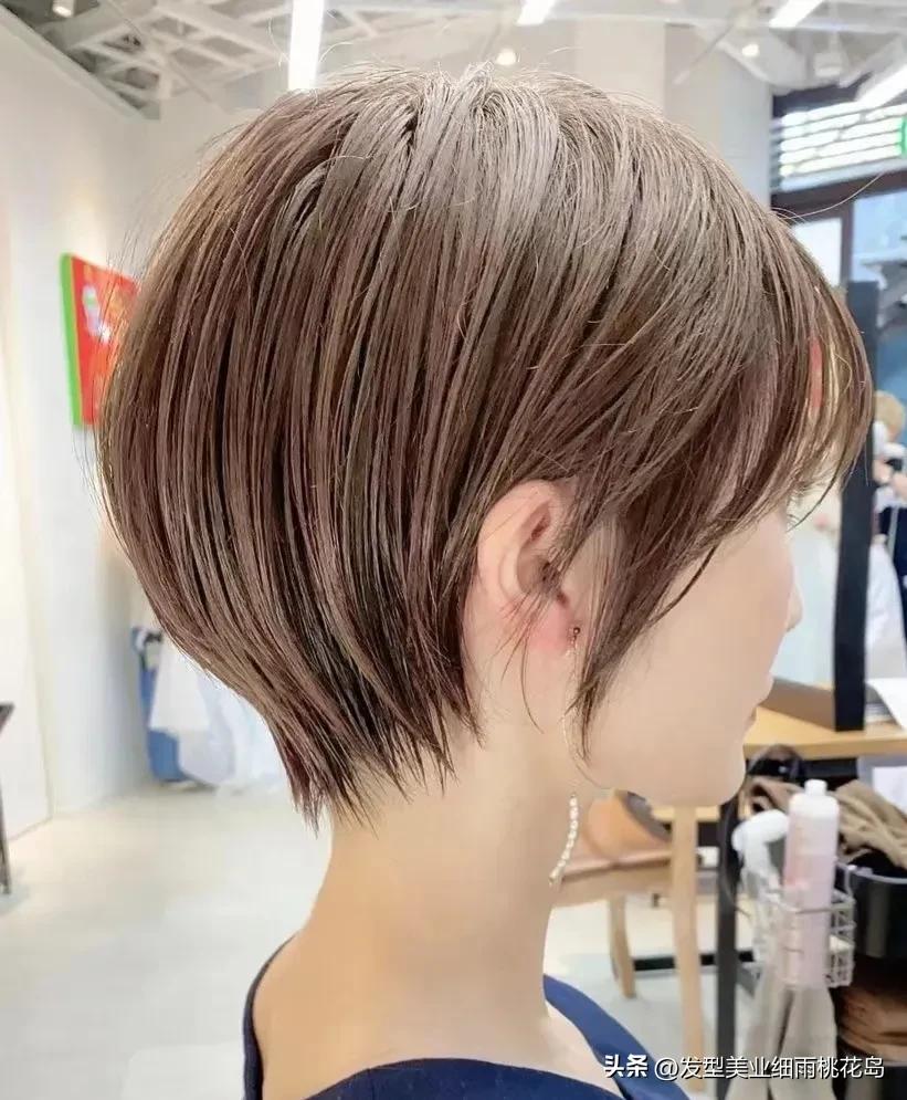 "Swan neck" short hair - iNEWS