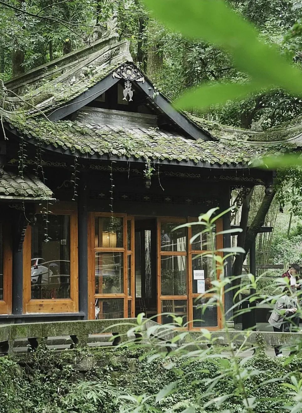 Hike in Chongzhou, Chengdu, climb to the top of the secluded temple - iNEWS