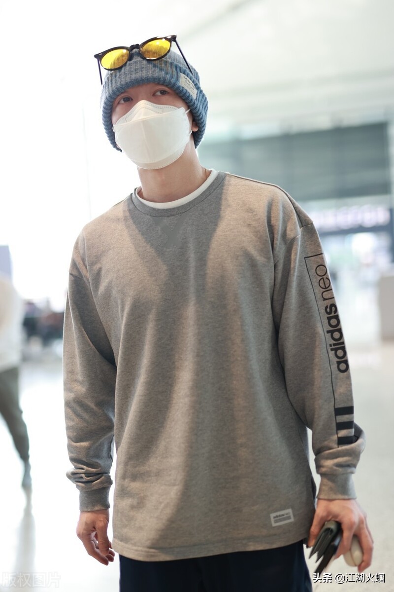 Yi Yang Qianxi Zhou Dongyu and Lin update the ancient costume Zhou Shen ...