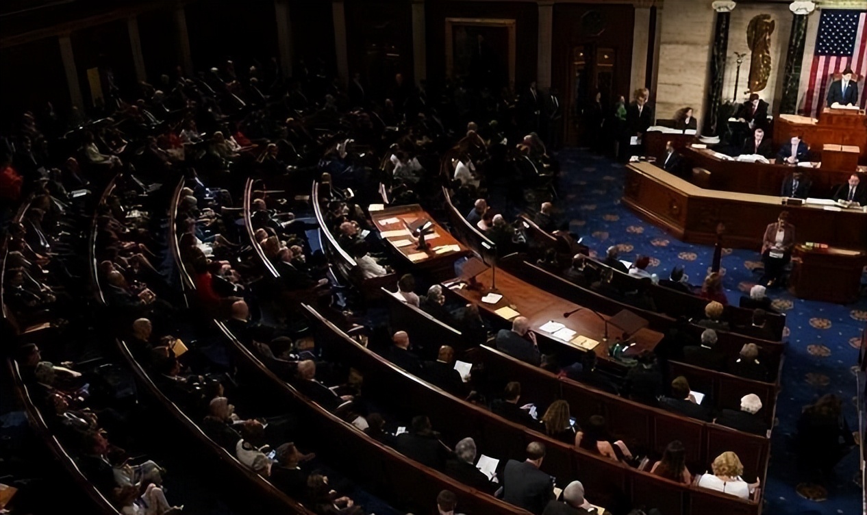 With 415 to 0 votes, the U.S. House of Representatives decided not to ...