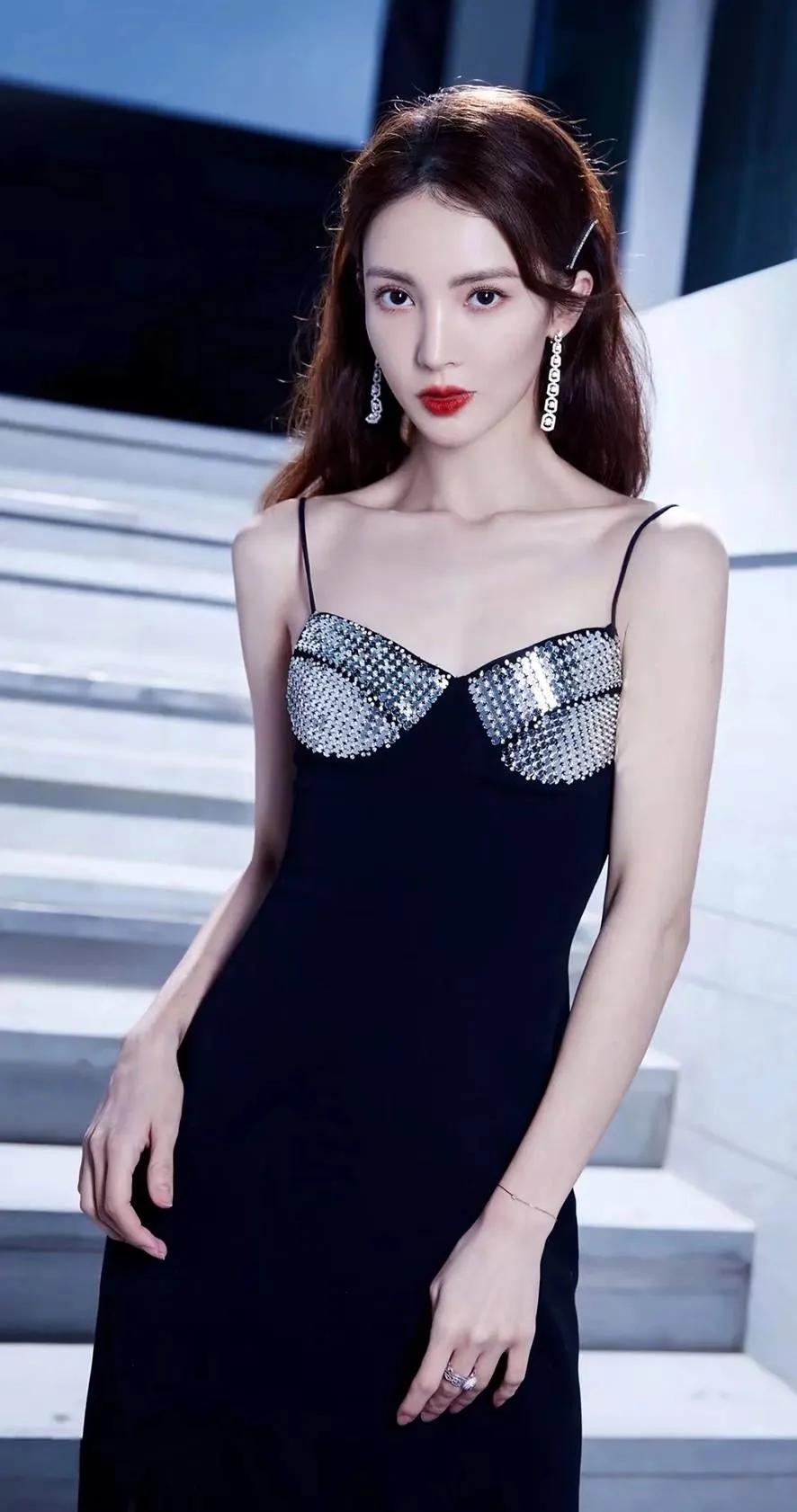 Jin Chen is so beautiful - iNEWS