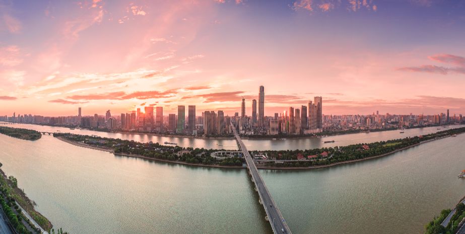 For hundreds of years, these buildings in Changsha have been dazzling ...