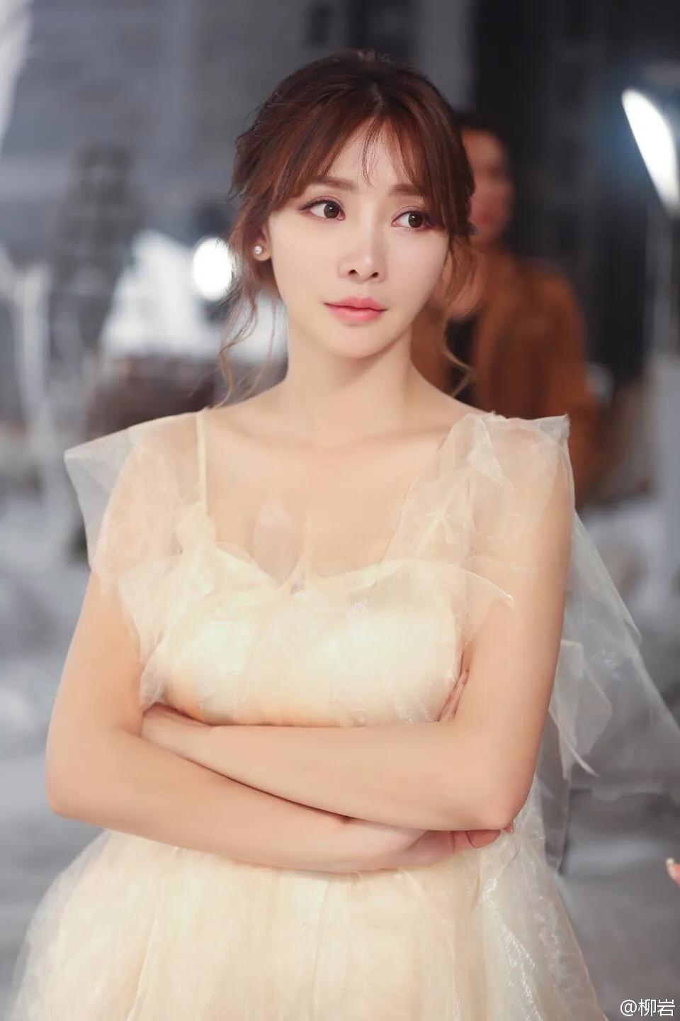 Liu Yan Photo Album - iNEWS