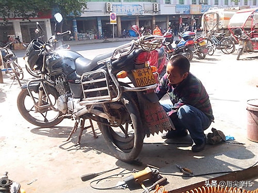 The root cause of the bad acceleration of the motorcycle is actually ...