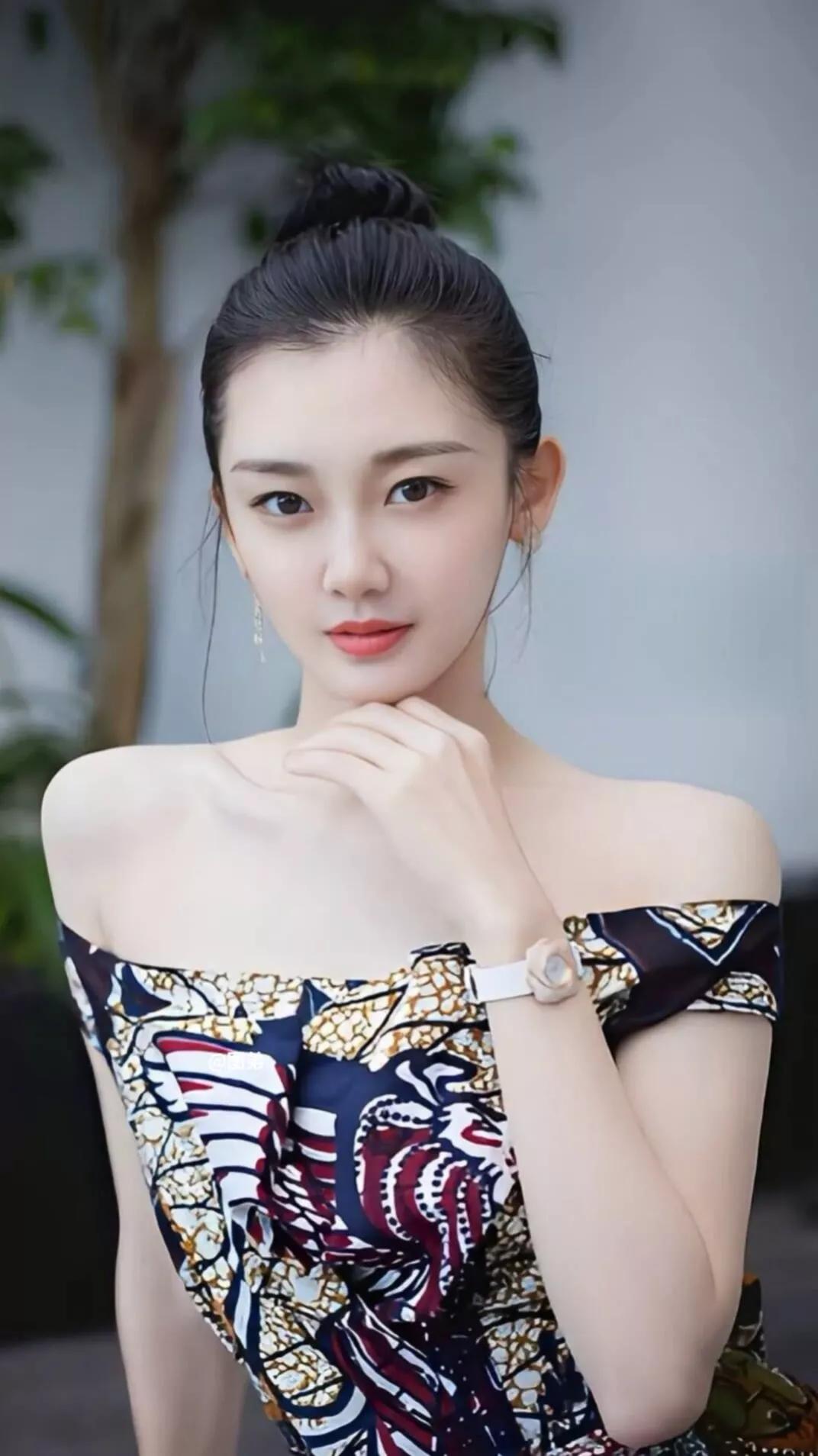 Miao Miao, a temperamental beauty, Zheng Kai is really lucky - iMedia