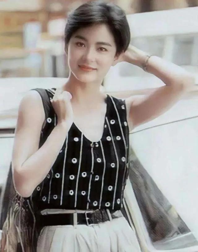 At the age of 40, Lin Qingxia fell in love with reading and writing ...