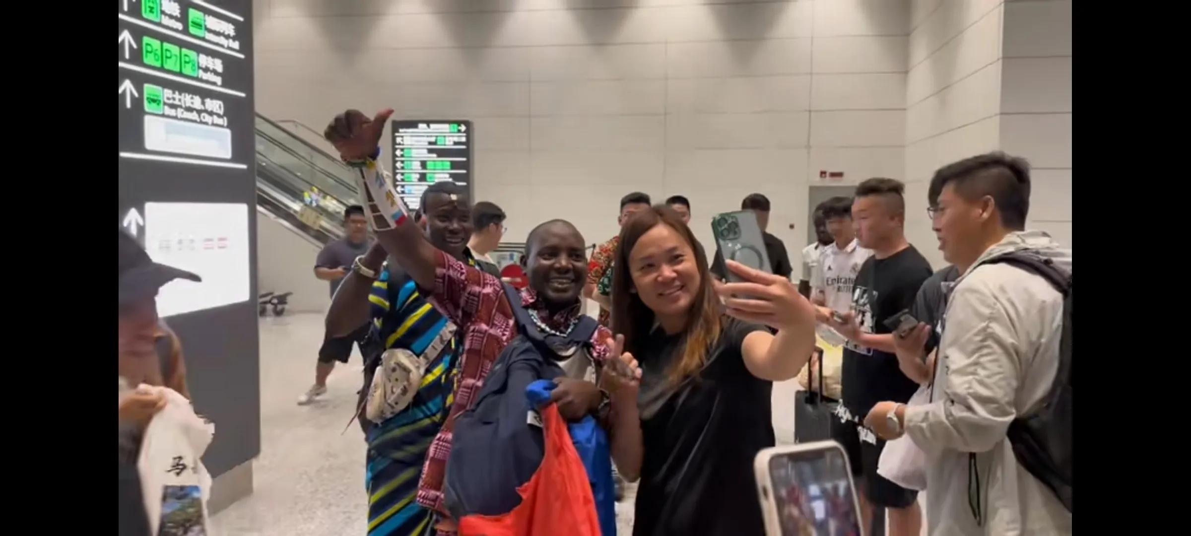 African little five, is it really buying fans to pick up the plane ...