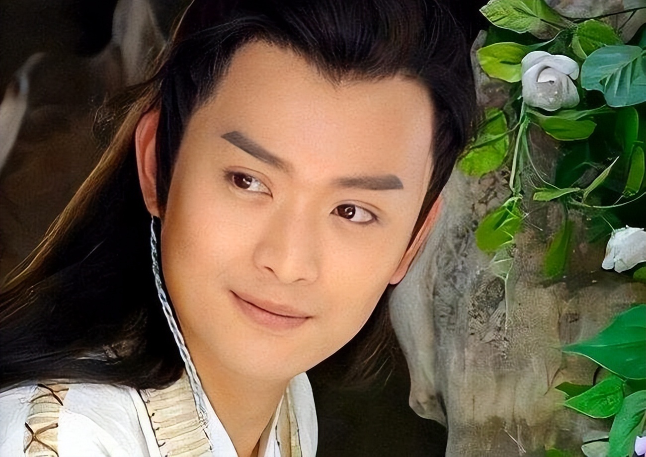 "The first male god in ancient costume" was dissatisfied with his ex ...