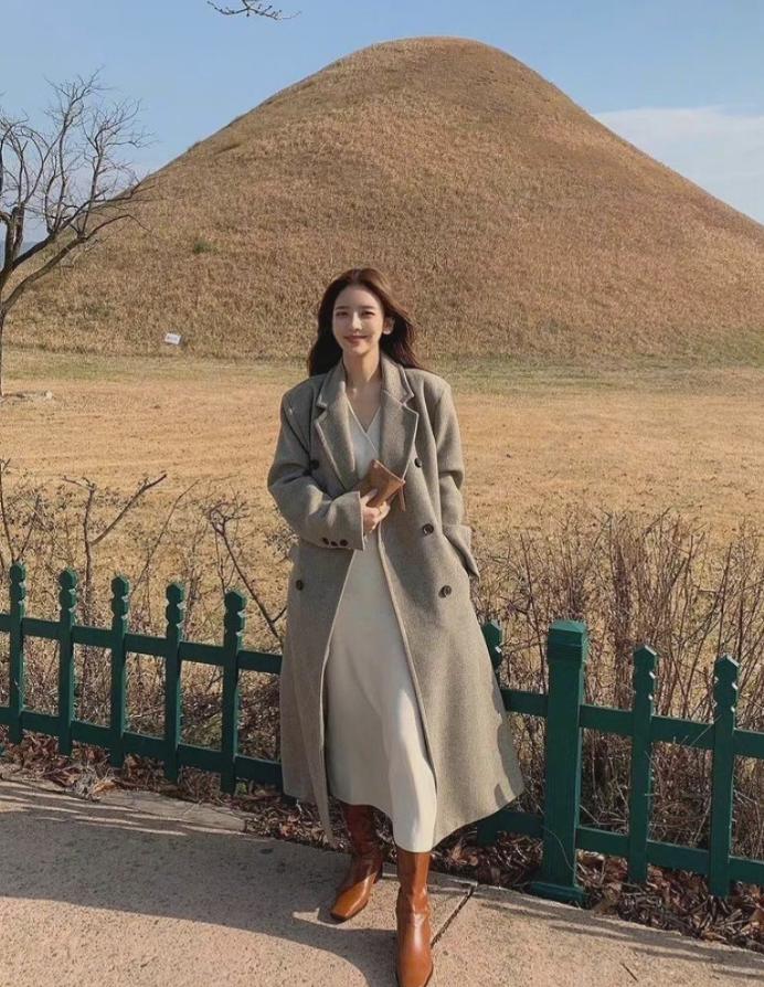 Ins fashion bloggers with a very healing smile are in direct proportion ...